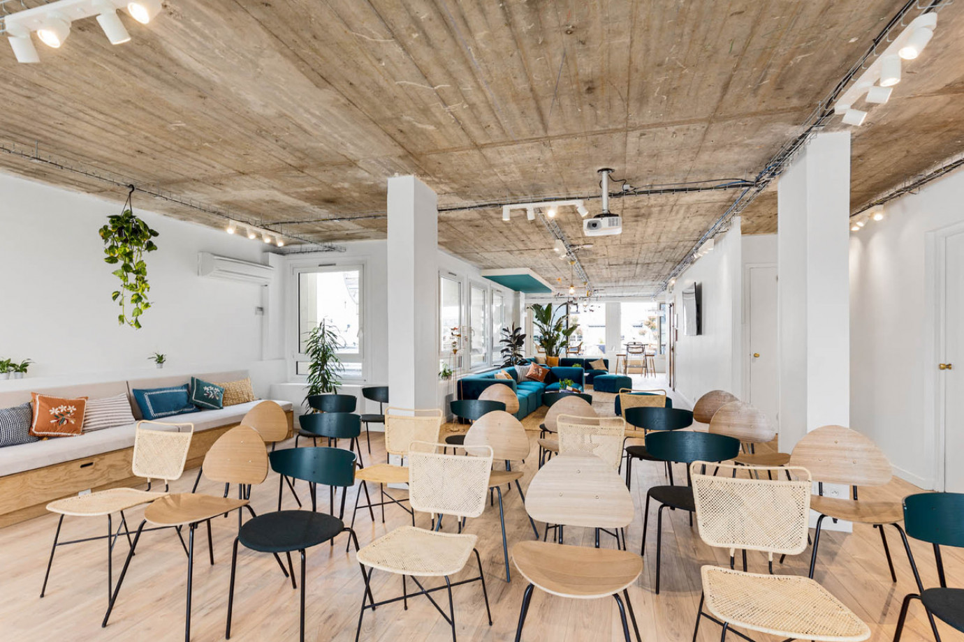 Salle de réunion / formation Paris Salle Champs Elysées - 18 à 25 pers ...