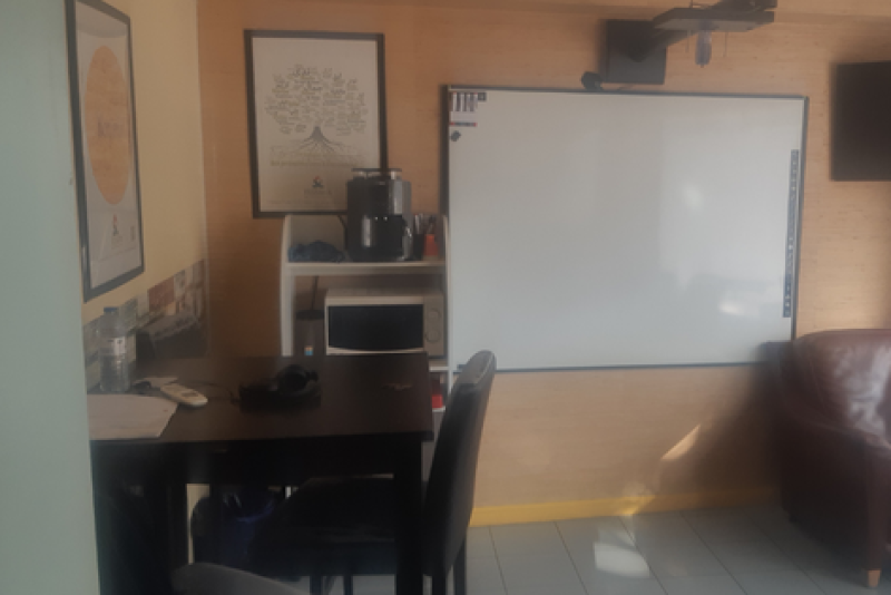 Salle de réunion / formation Paris Salle de réunion 5 à 8 personnes -menilmontant | Choose and Work